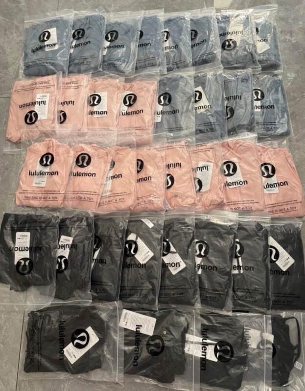 Lululemon clothing and accessories (350 pieces per pallet ...